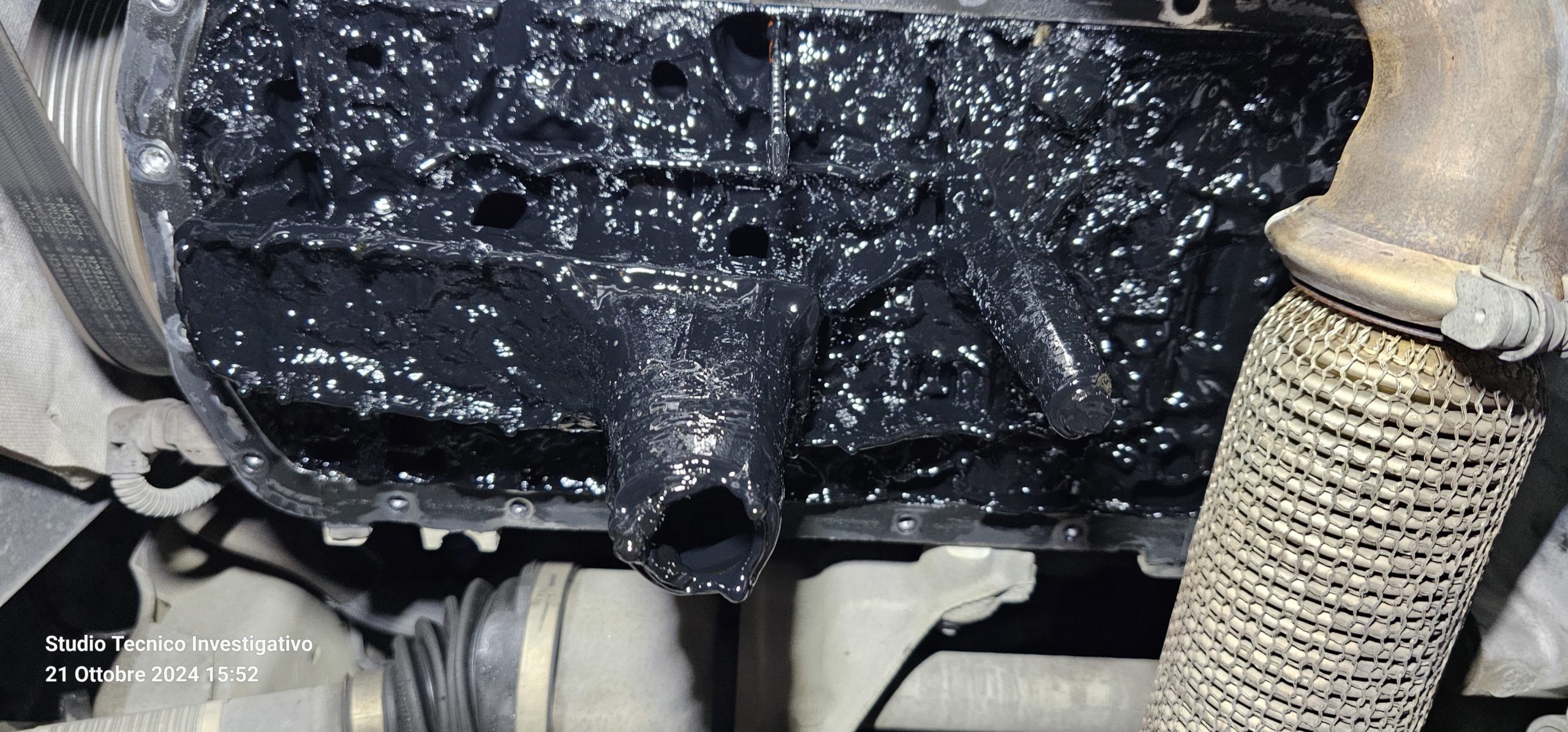 Morchia nell'olio motore possibile causa dell'effetto Blow-by - Perito Auto